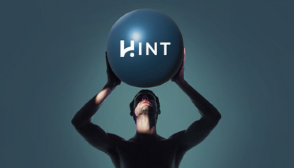 Hint Jeans: Aroma Spicy-Amber yang Tahan Lama dan Versatile